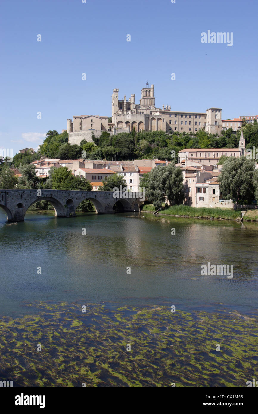 Bridge river beziers hi-res stock photography and images - Alamy