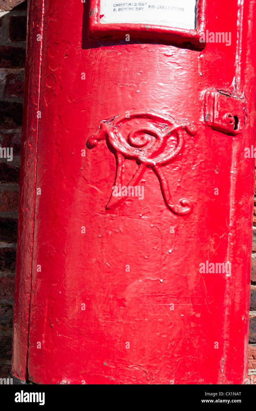 Victorian british red post box hi-res stock photography and images - Alamy