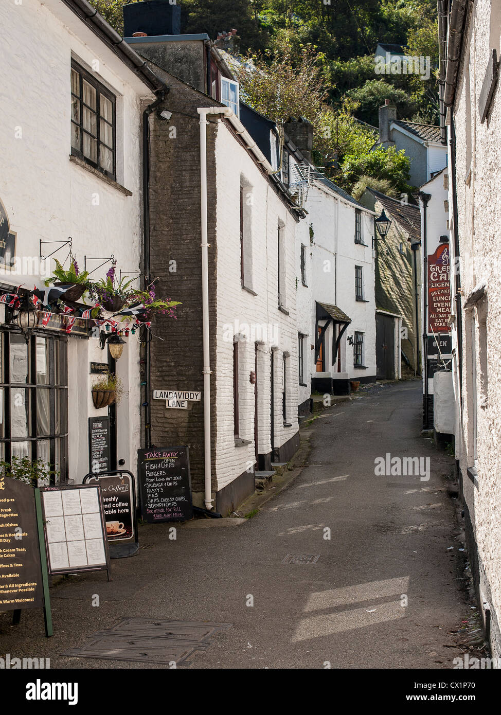 polperro fishing village narrow street. once occupied by smugglers ...