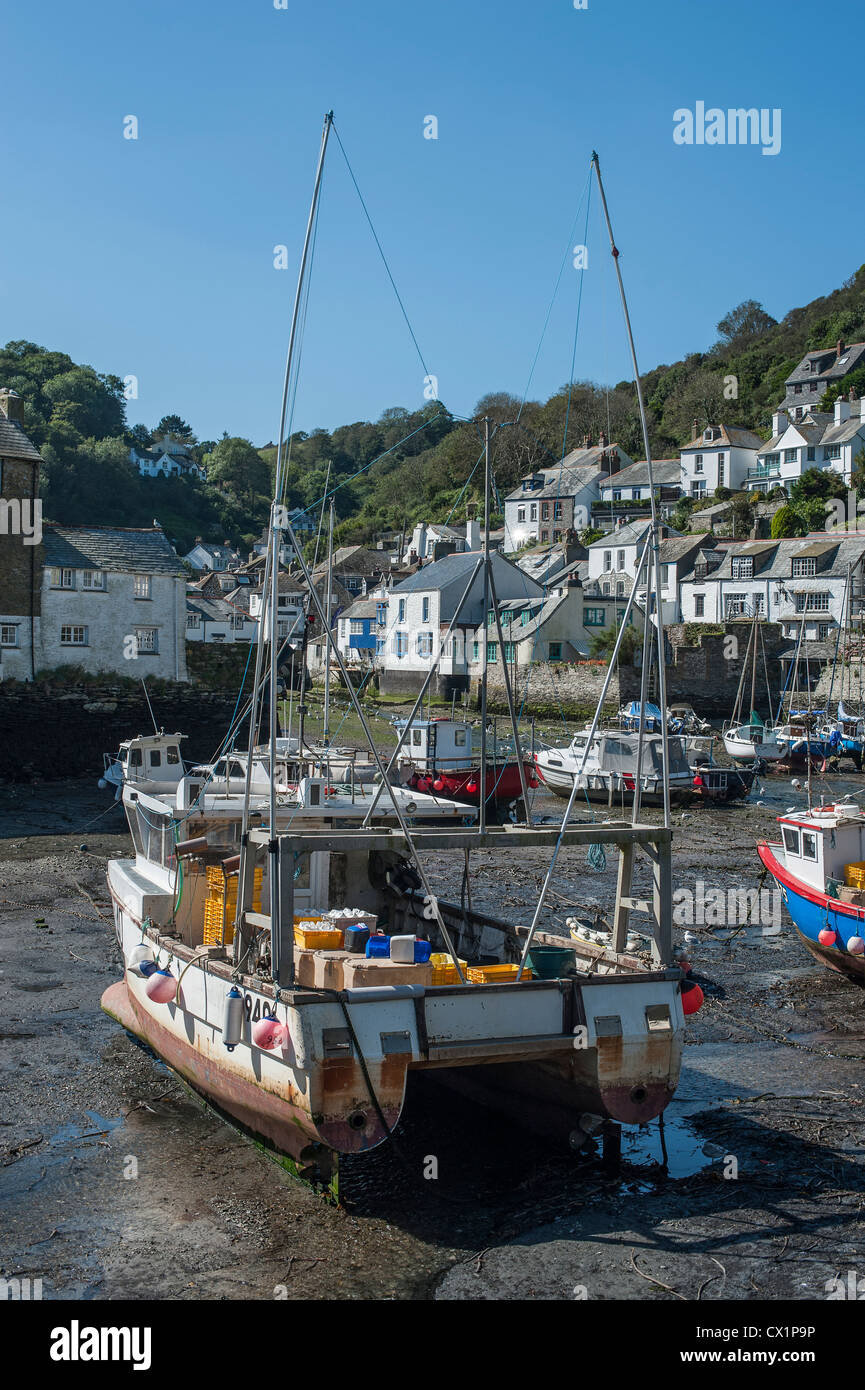 polperro harbor at low tide Stock Photo - Alamy