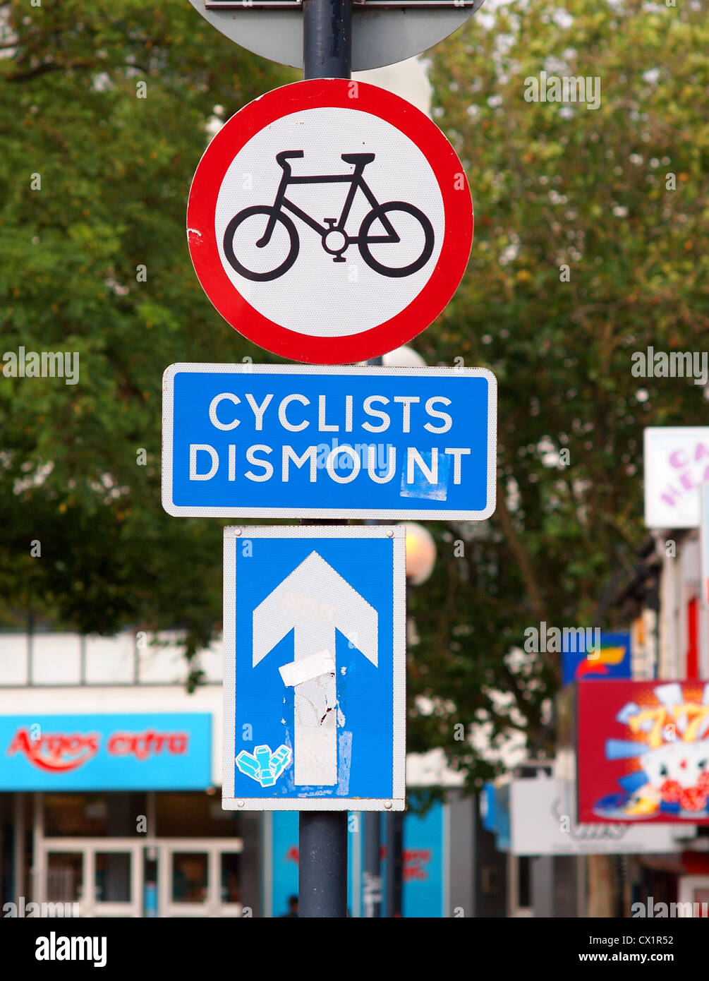Dismount hi-res stock photography and images - Alamy