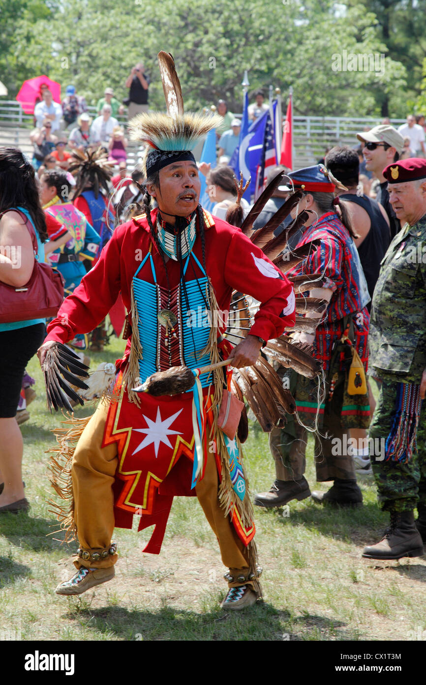 Canada first nations pow wow hi-res stock photography and images - Alamy