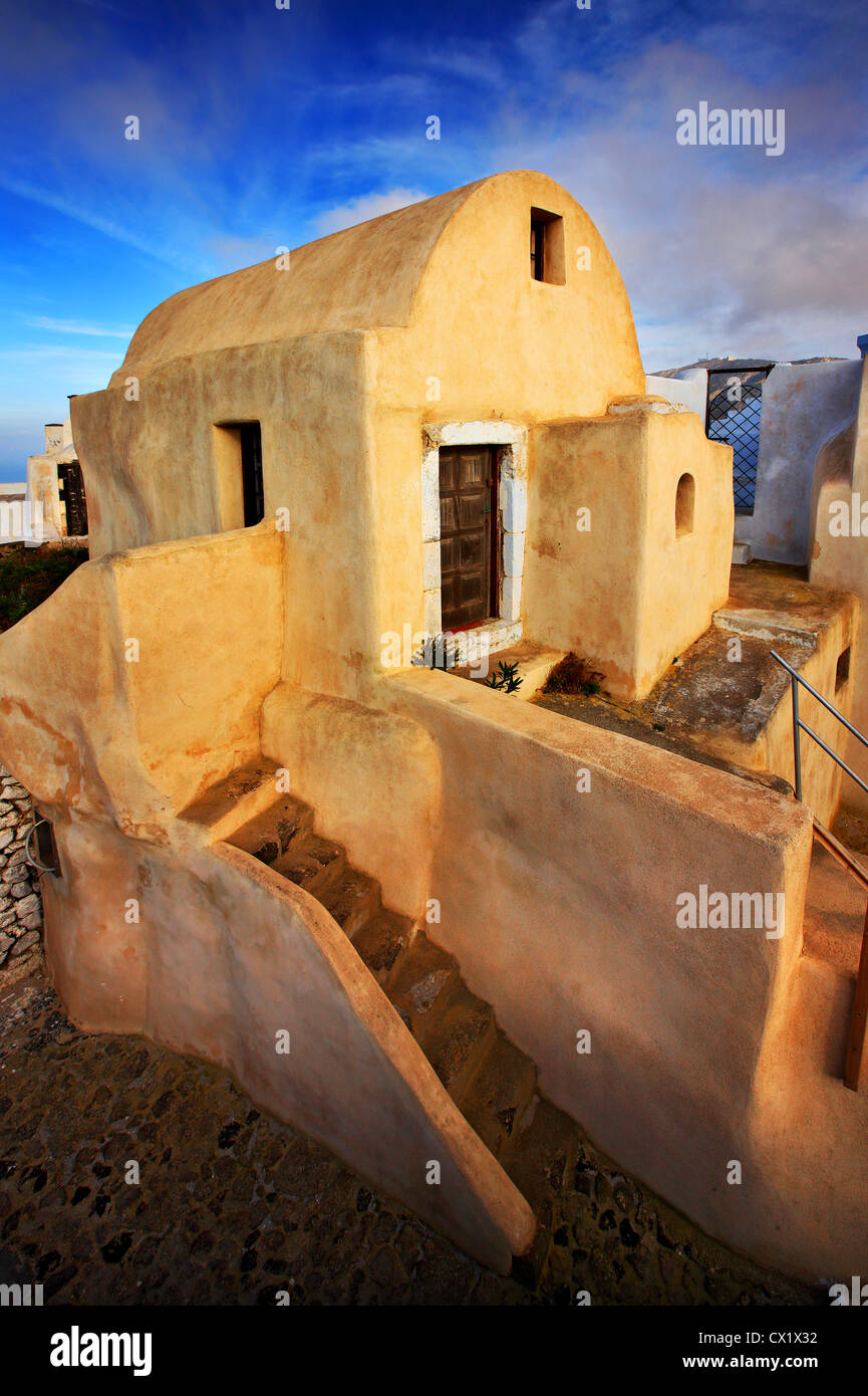 A beautiful small house, great example of Cycladian architecture, on ...