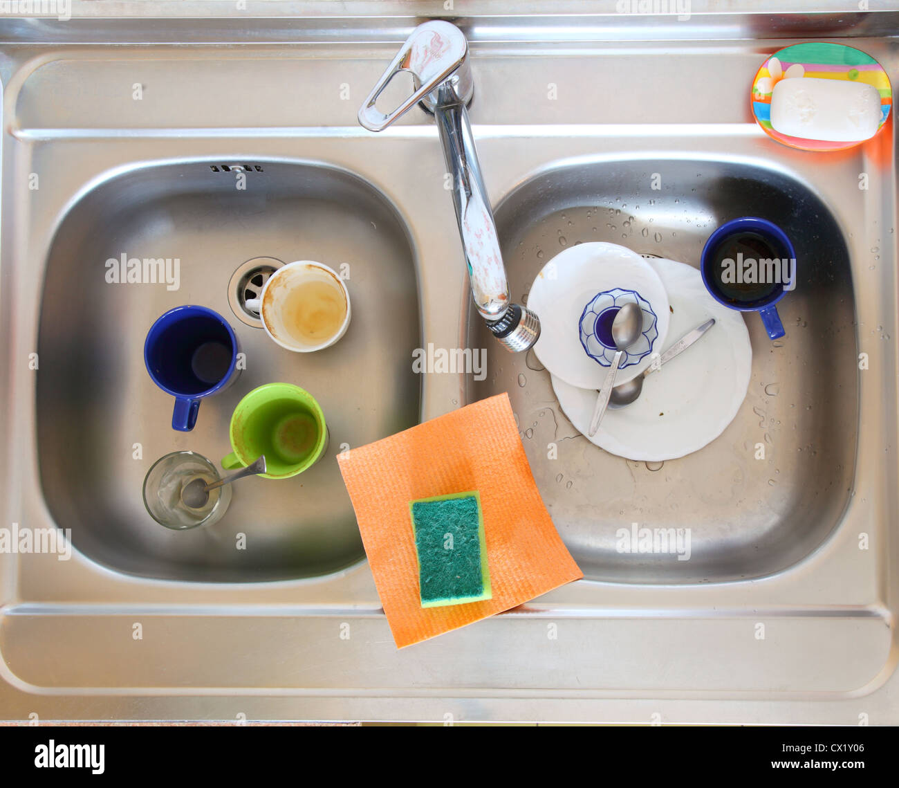 washing-up bowl in kitchen indoor cup Stock Photo - Alamy