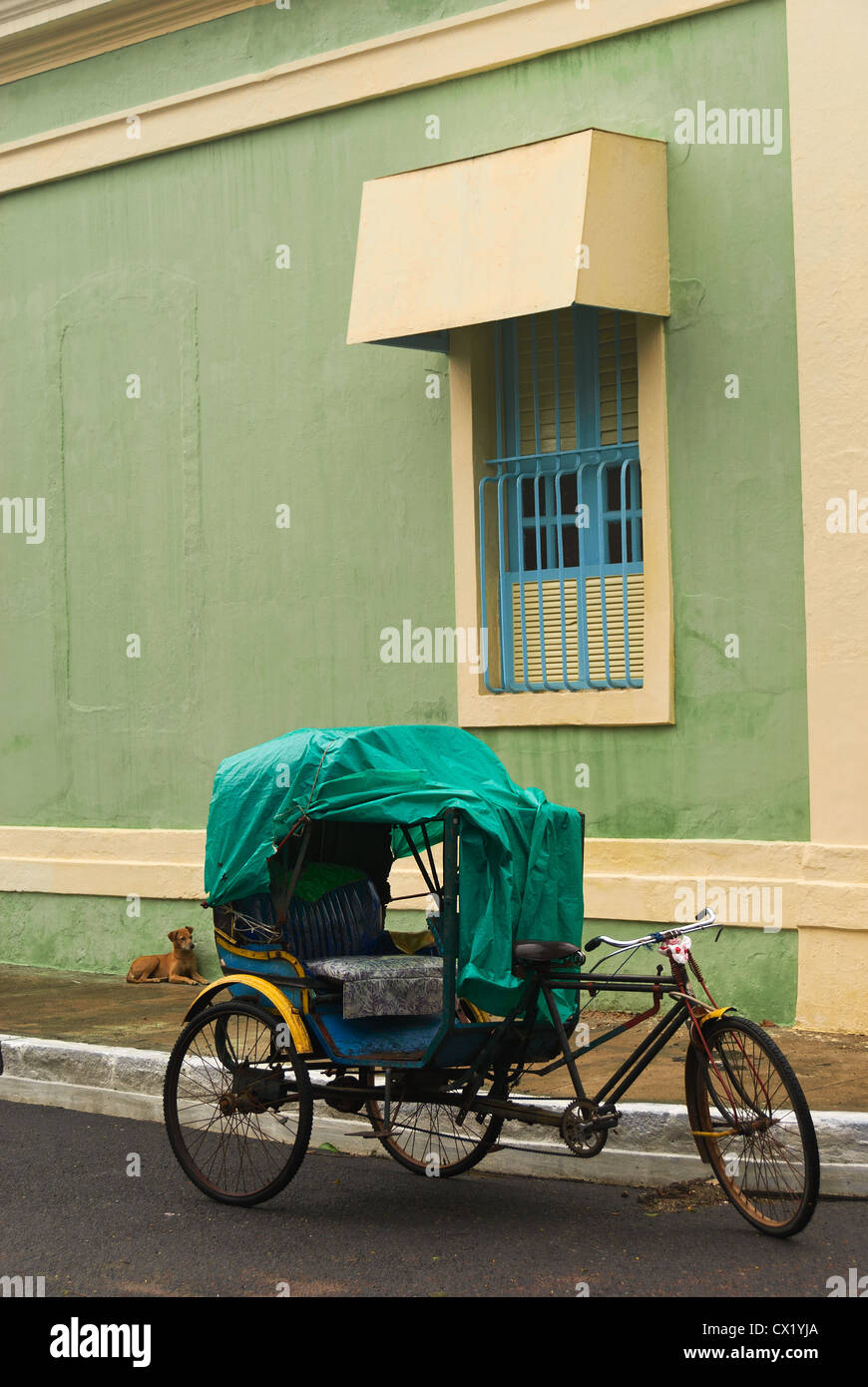 Rickshaw hi-res stock photography and images - Alamy