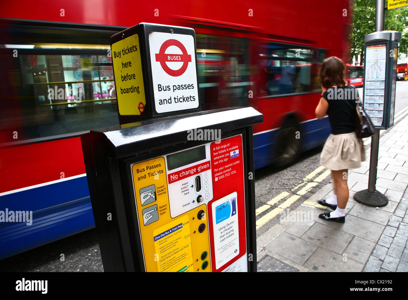 England london uk bus bus stop busstop hi-res stock photography and ...