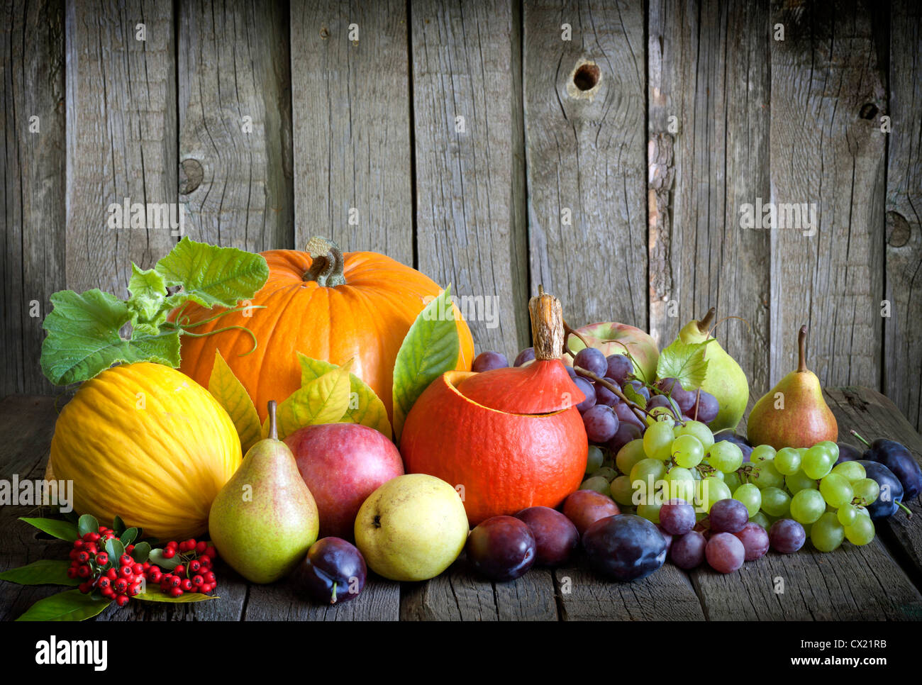 Vegetables and fruits in autumn season still life Stock Photo - Alamy