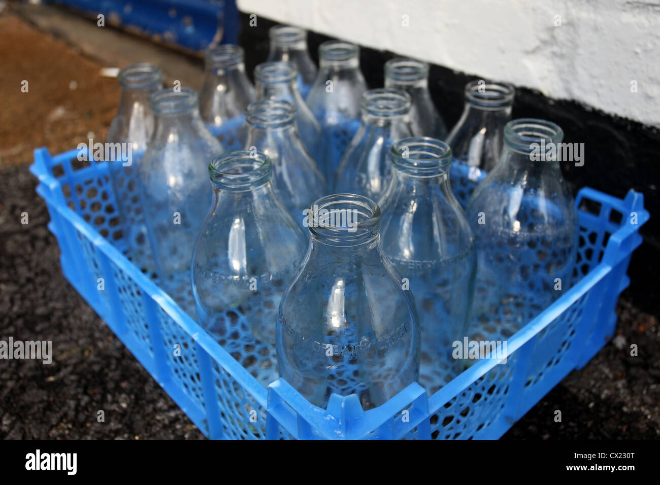 Full empty milk bottles hi-res stock photography and images - Alamy