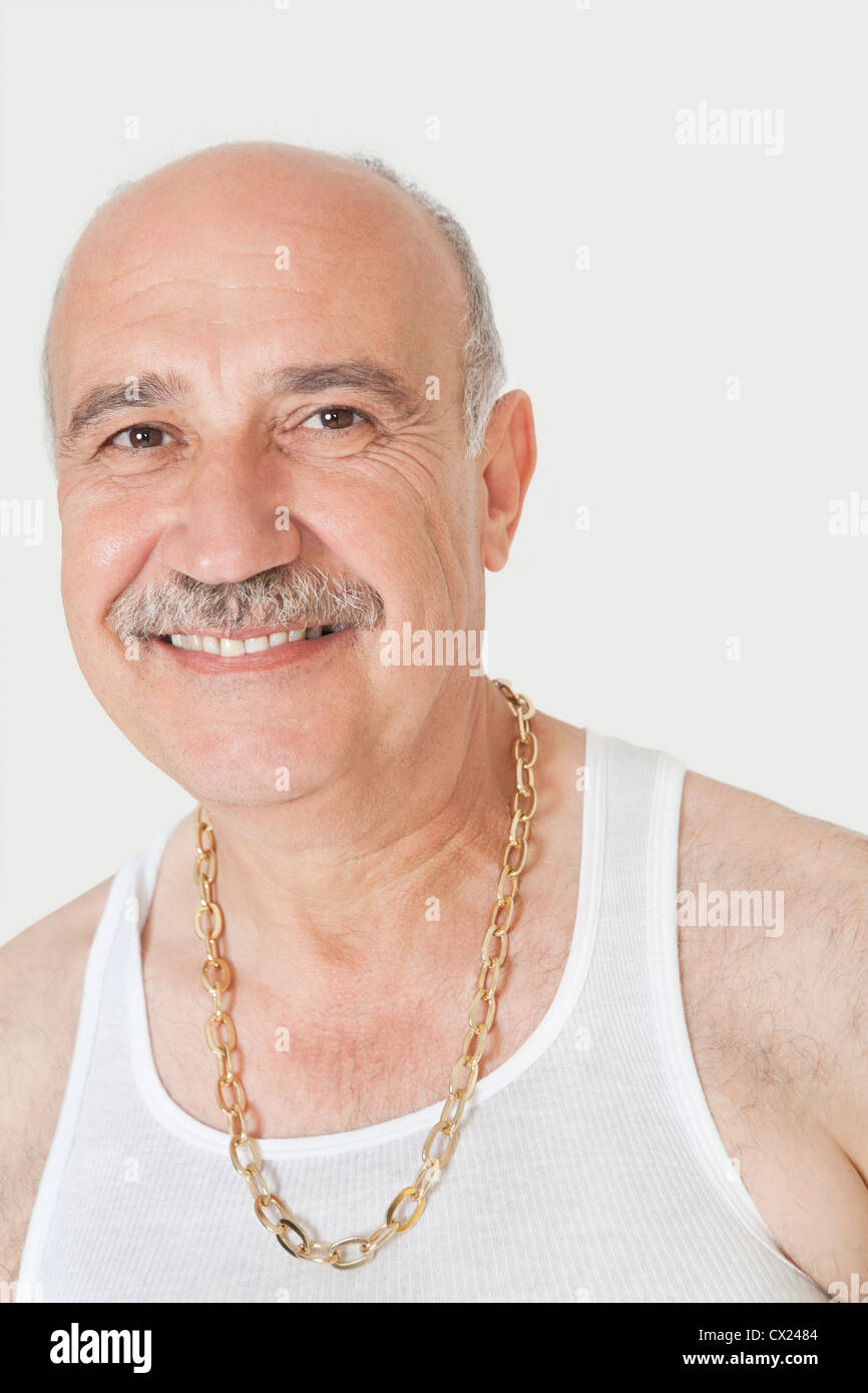 Gold chain hi-res stock photography and images - Alamy