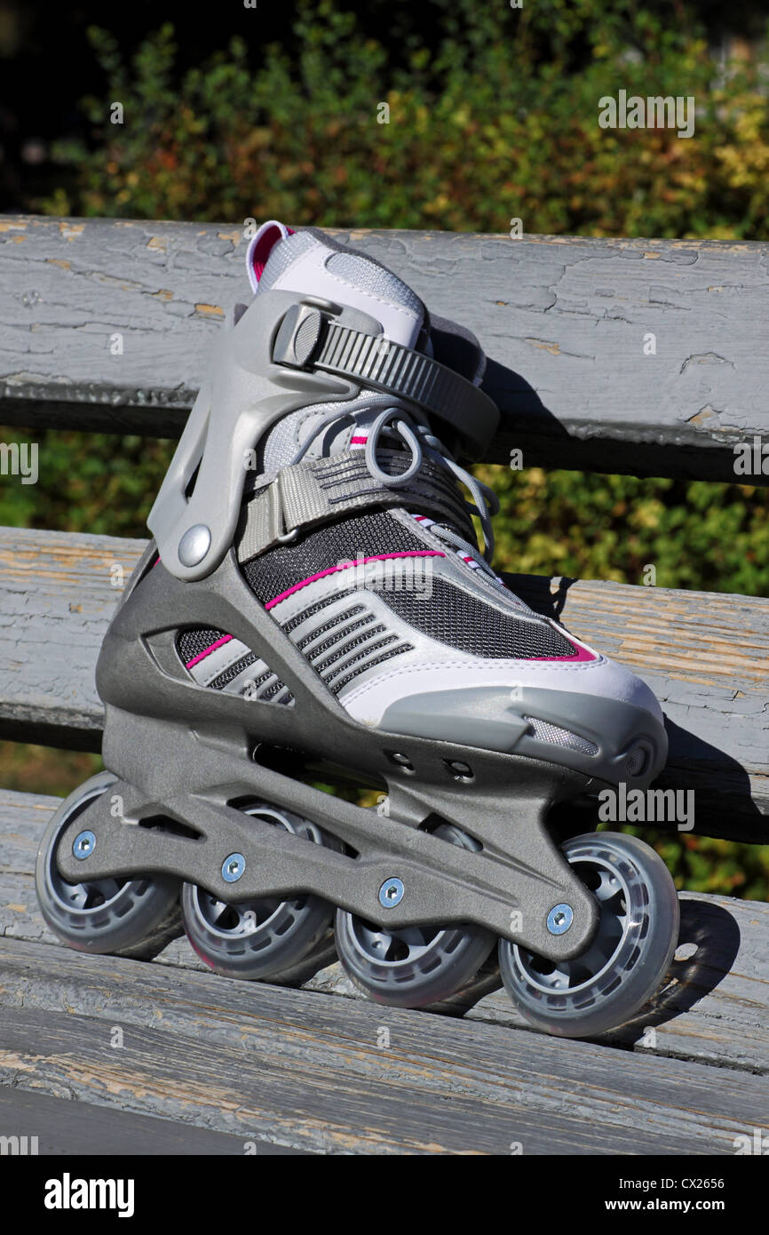 skate on a bench in park Stock Photo - Alamy