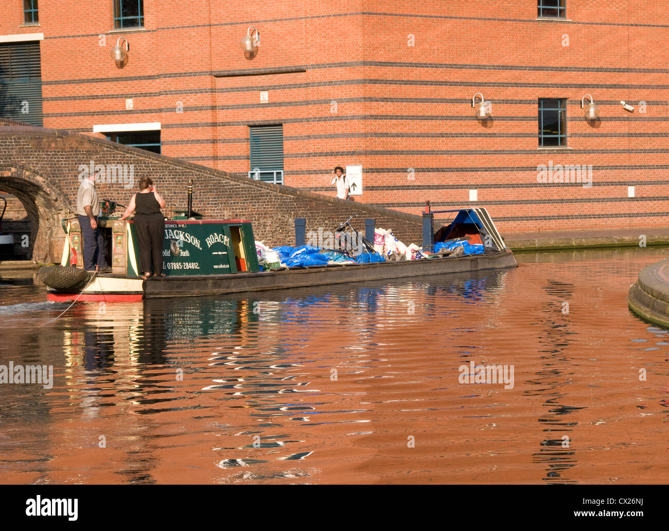 Cargo narrowboat hi-res stock photography and images - Alamy