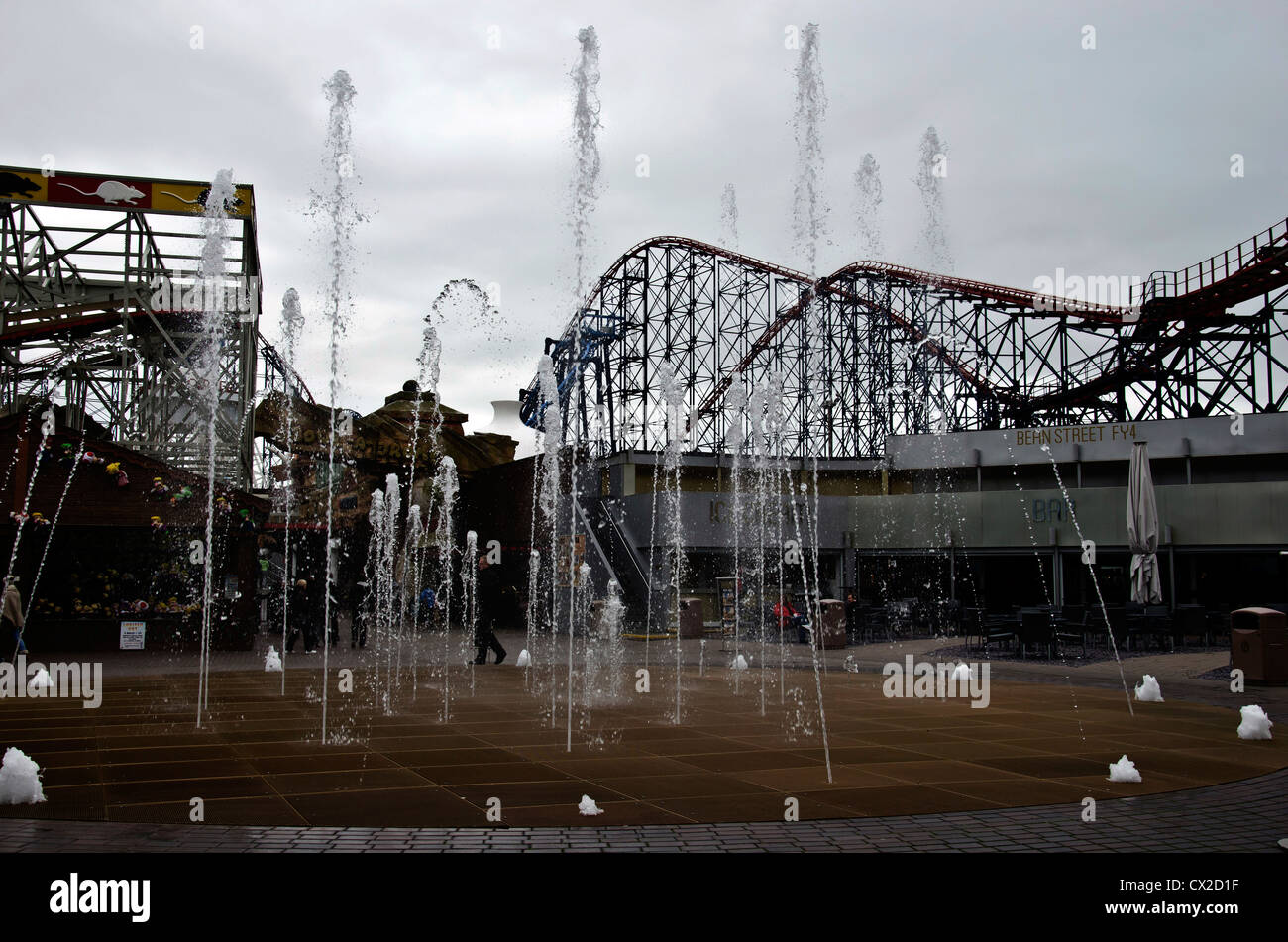 Large water feature display at Blackpool Pleasure Beach, England Stock ...