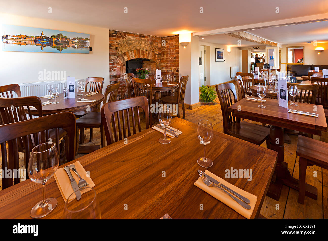 English pub interior hi-res stock photography and images - Alamy