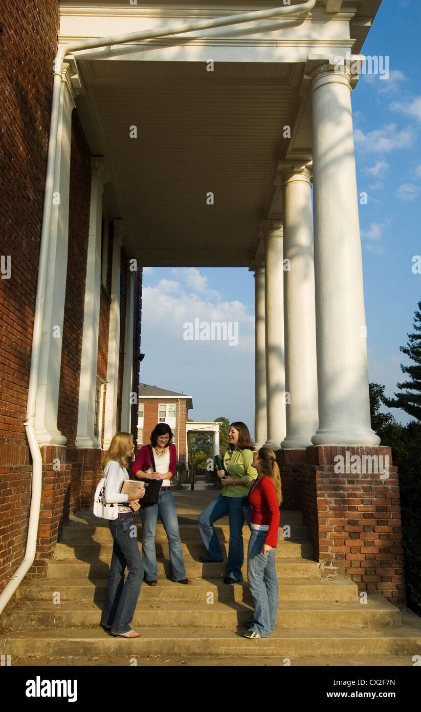 Teen students books classroom hi-res stock photography and images - Alamy