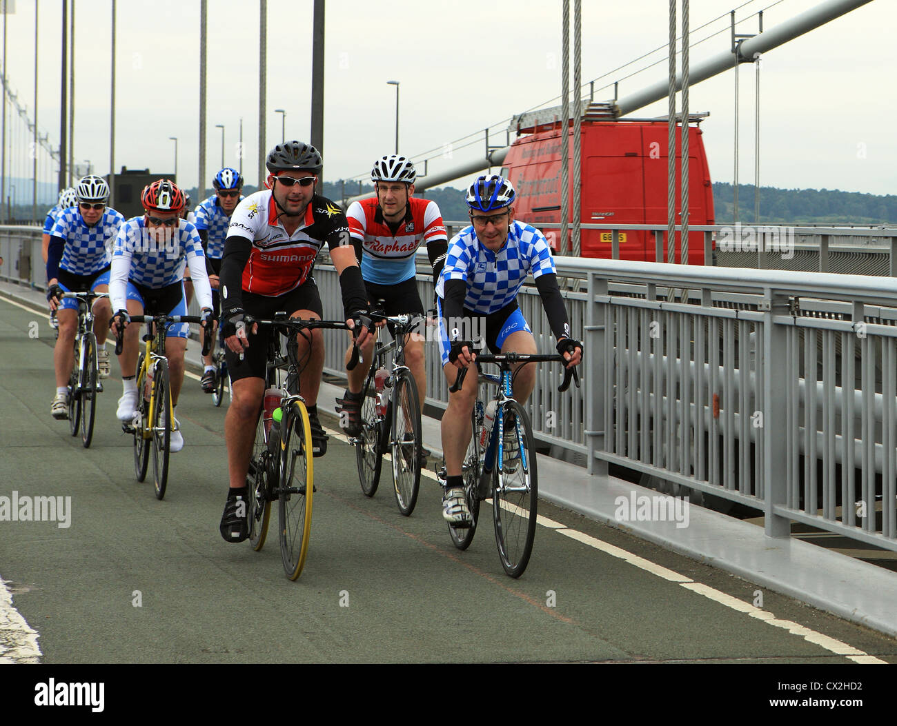 Cyclists cycling scotland hi-res stock photography and images - Alamy