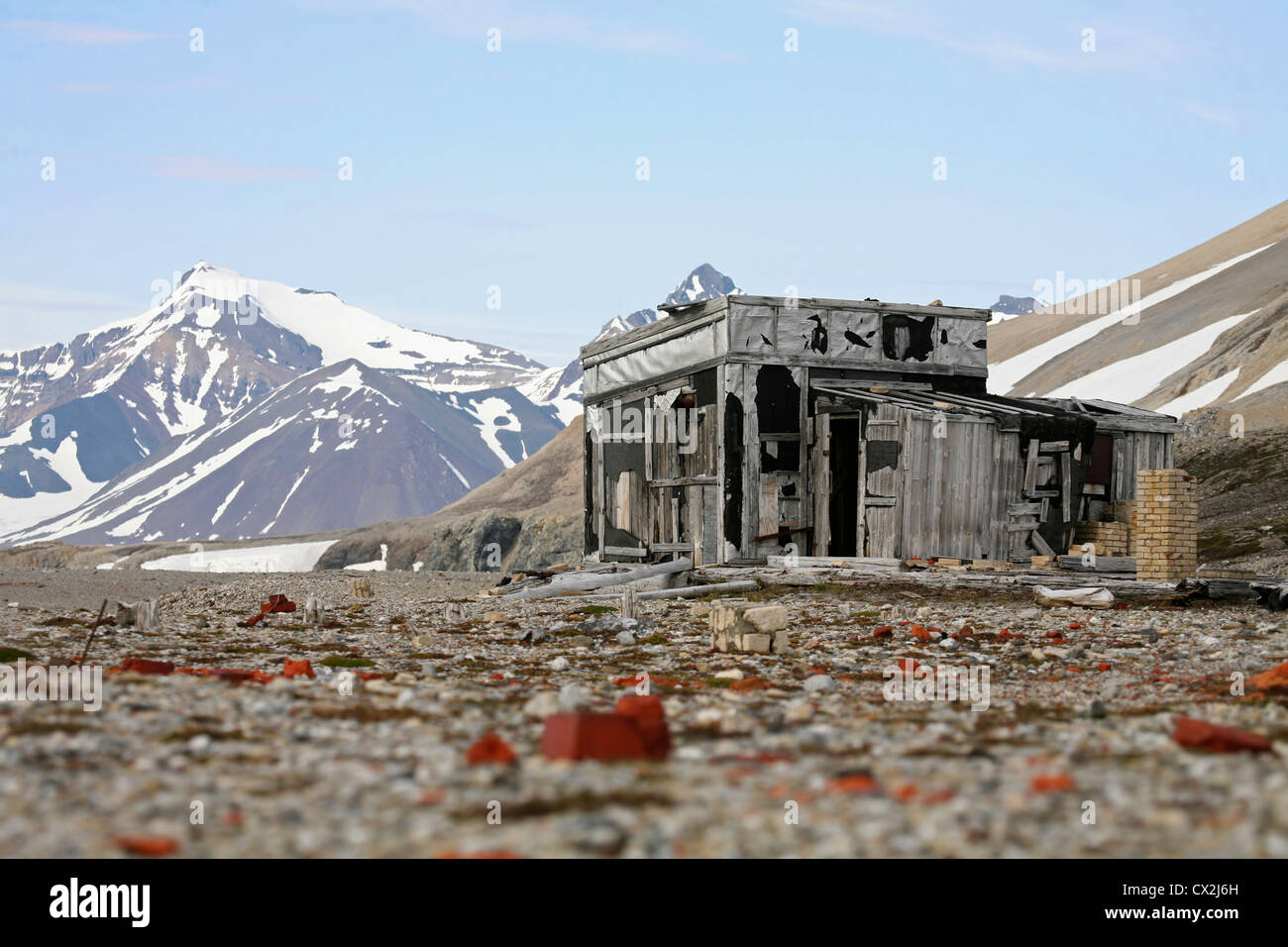 Old hunting cabin hi-res stock photography and images - Alamy