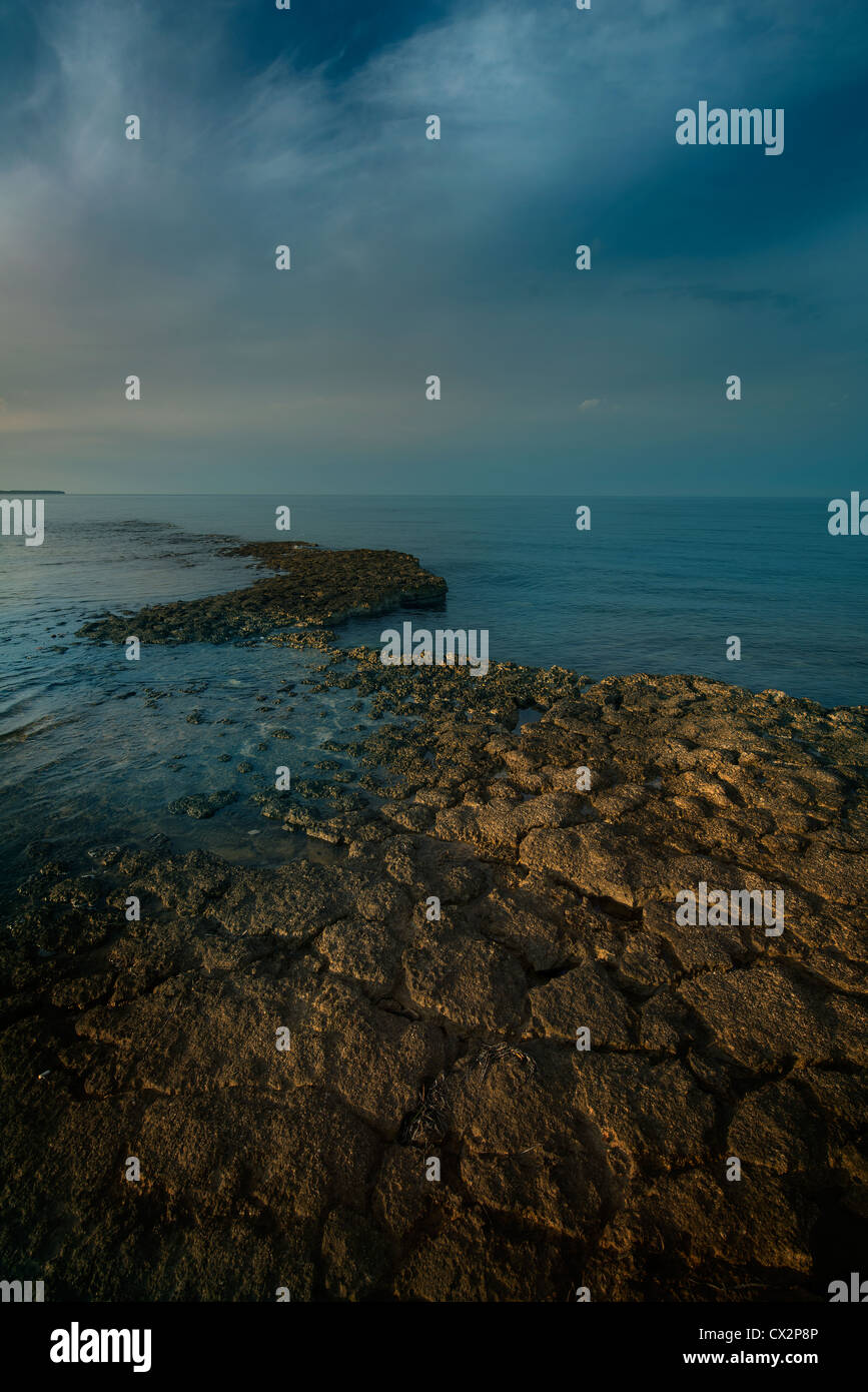 Dawn at coast hi-res stock photography and images - Alamy