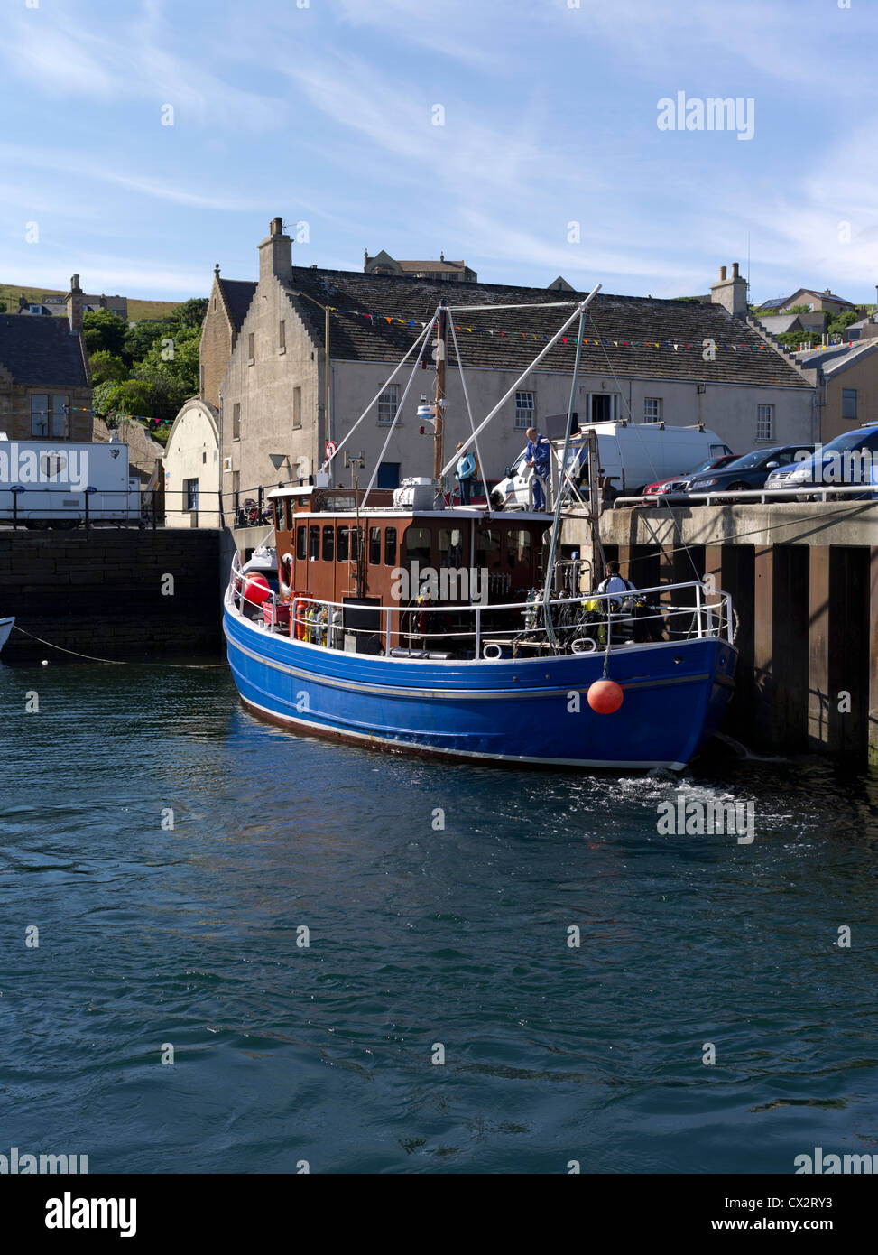 Berthing piers hi-res stock photography and images - Alamy