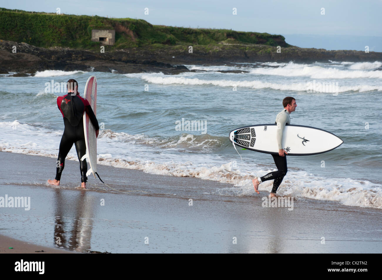 Surfers. Croyde Bay, North Devon Stock Photo - Alamy