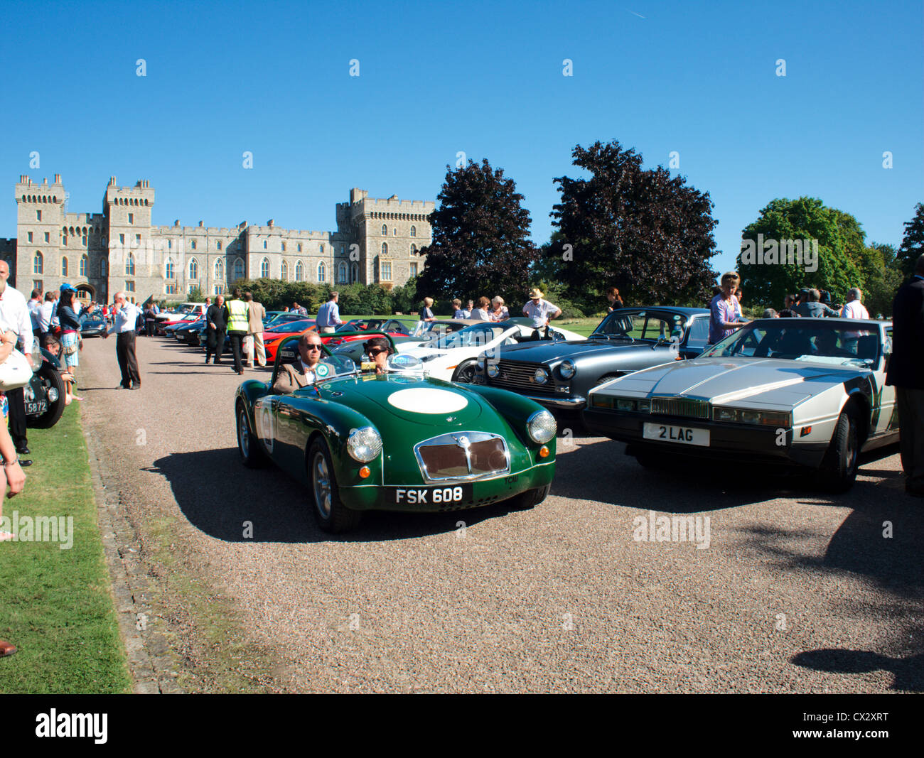 Classic car castle hi-res stock photography and images - Alamy