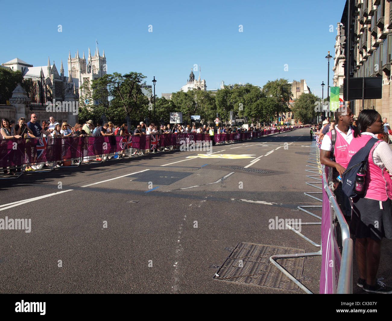 To make the london 2012 olympic and paralympic medals hi-res stock ...