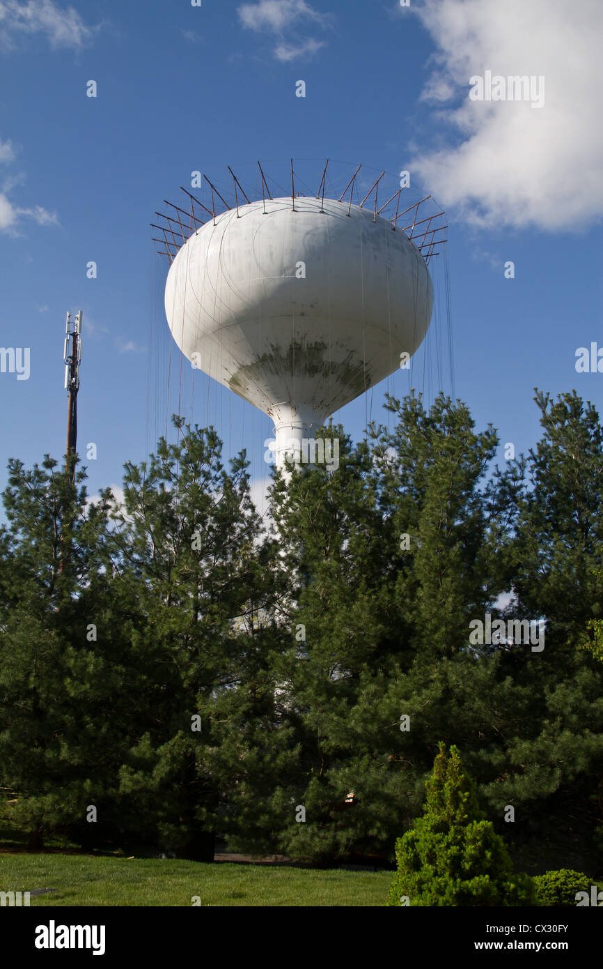 Water tower being repaired and painted Stock Photo - Alamy