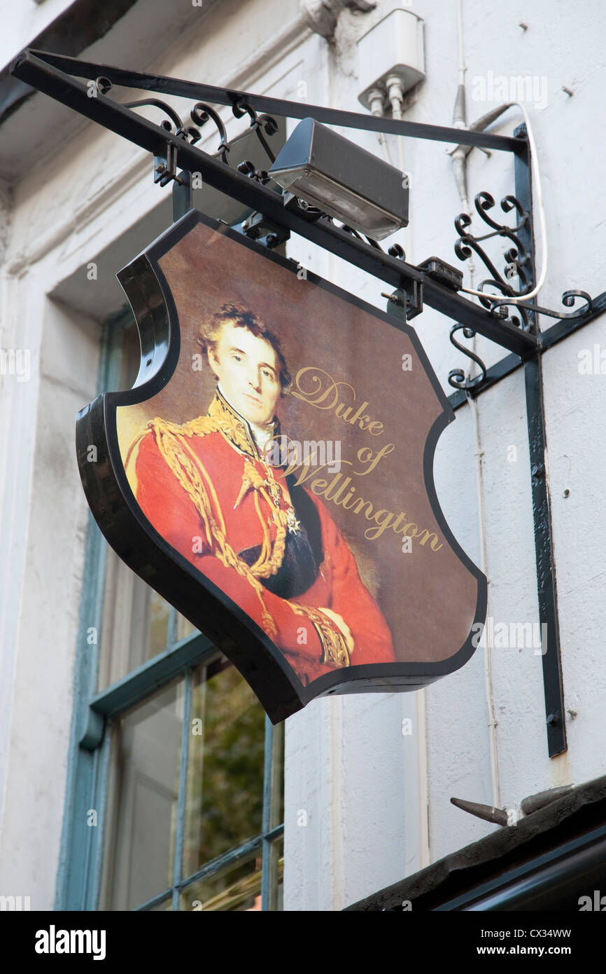 Duke wellington pub sign soho hi-res stock photography and images - Alamy