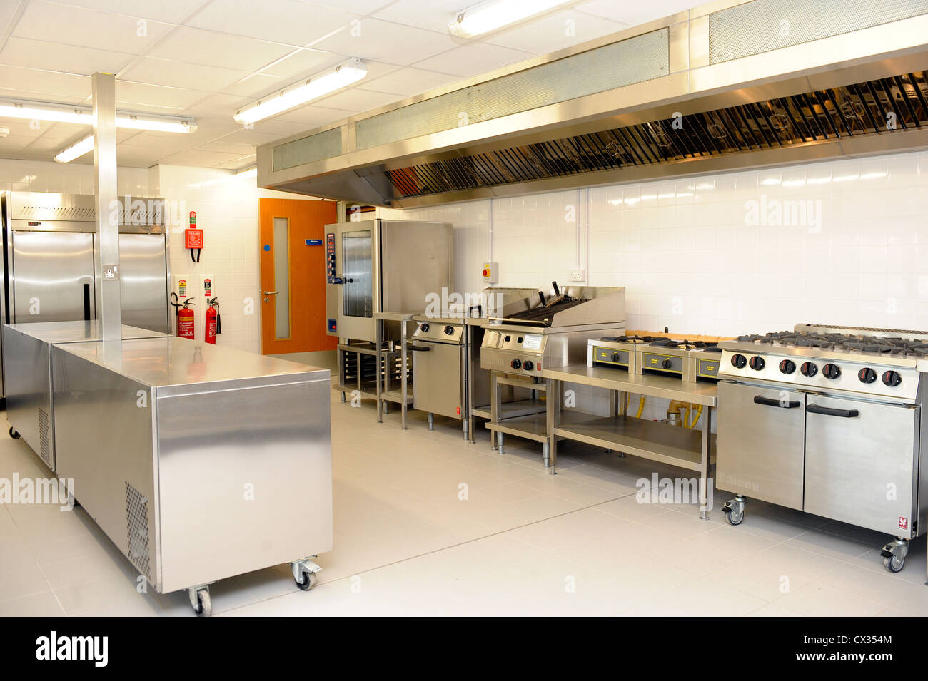 A commercial kitchen Stock Photo - Alamy