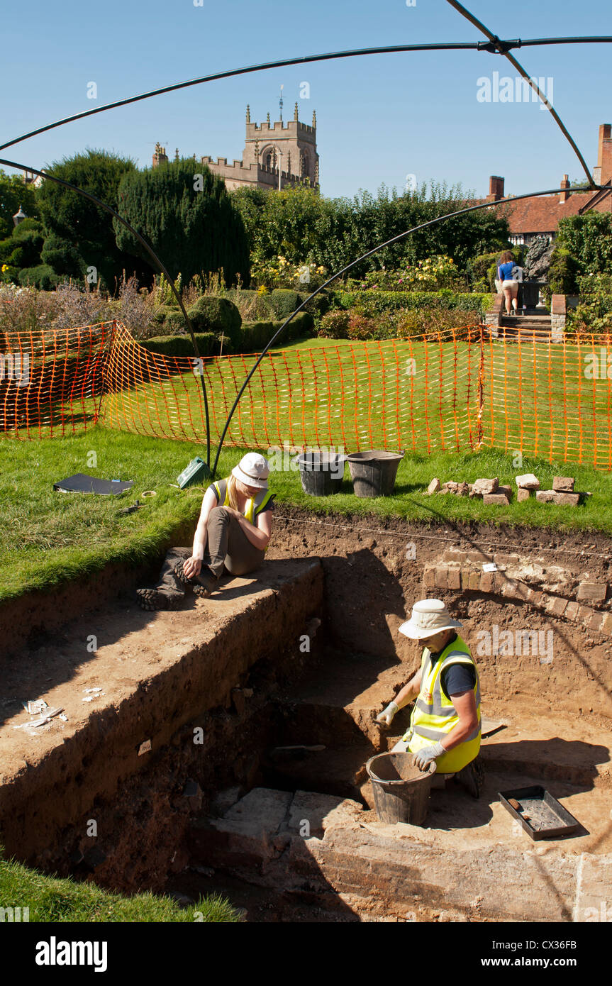 Shakespeare`s house excavations, New Place, Stratford-upon-Avon ...