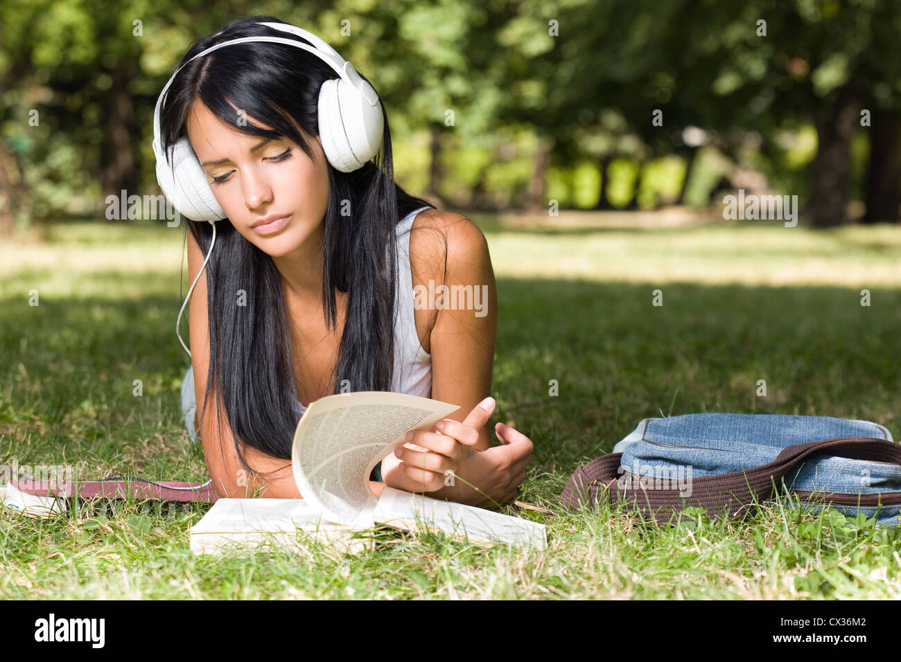 Portrait ofa gorgeous young relaxed student in the park Stock Photo - Alamy