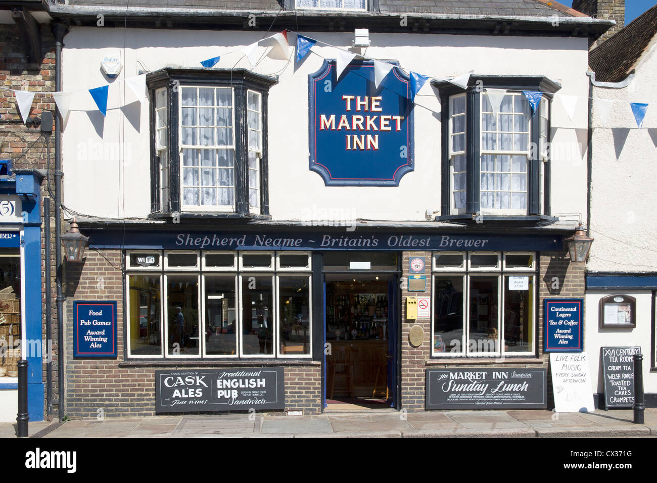 Market inn hi-res stock photography and images - Alamy