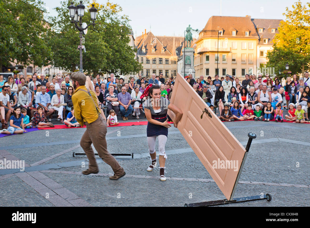 Cycling circus hi-res stock photography and images - Alamy
