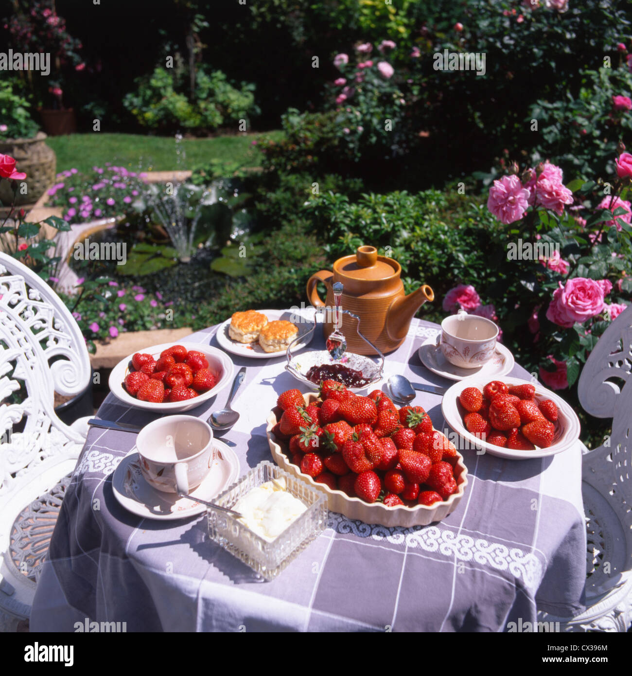 Strawberry Cream Tea Stock Photo - Alamy