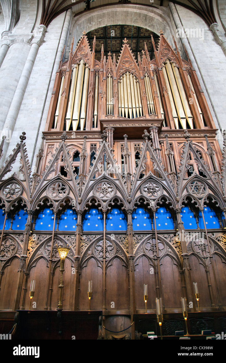 Quire screen hi-res stock photography and images - Alamy