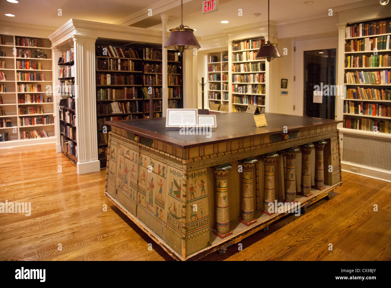Library desk historic hi-res stock photography and images - Alamy