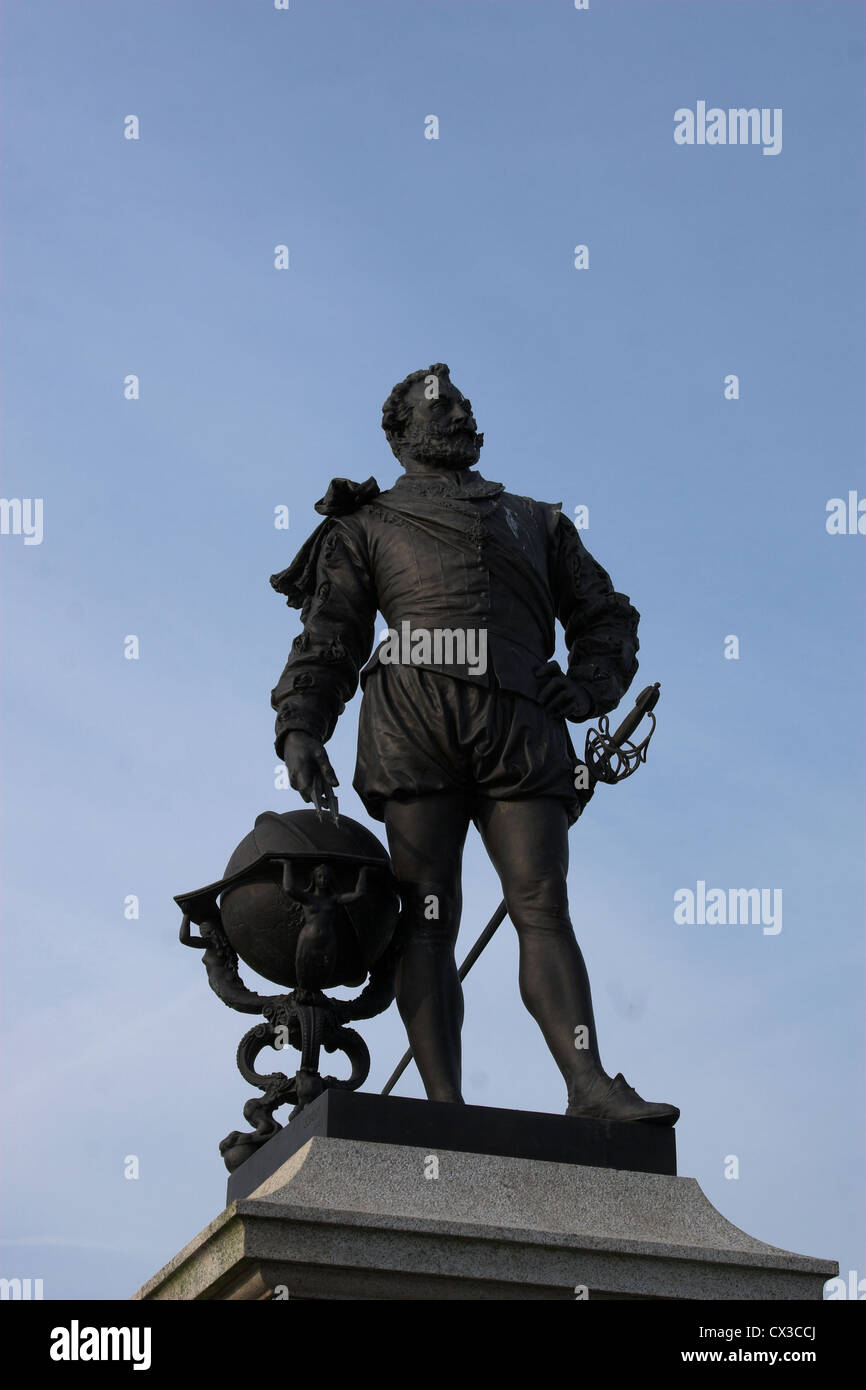 Sir Francis Drake Statue at Plymouth Hoe Stock Photo - Alamy