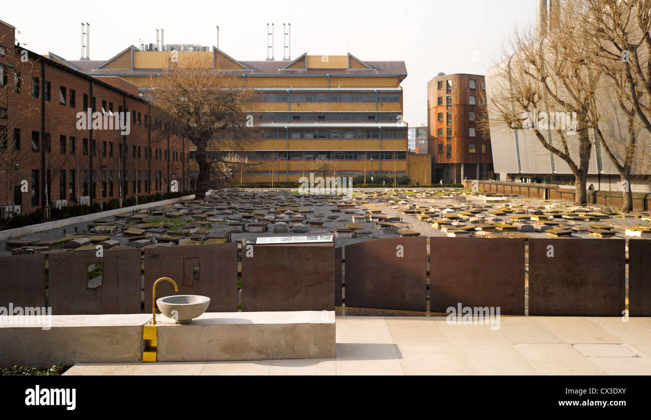 Queen mary university of london mile end campus hi-res stock ...