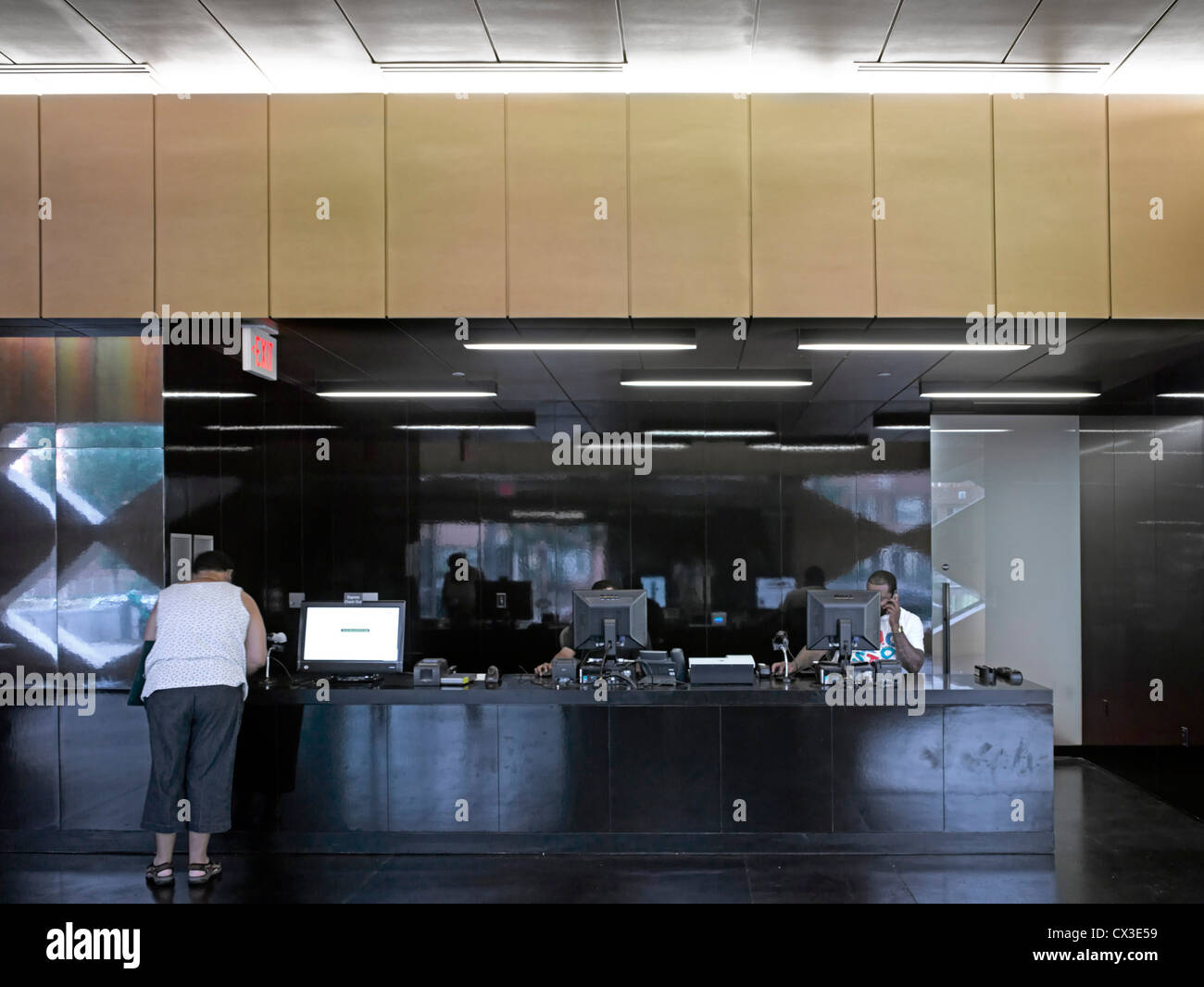 Reception desk library hi-res stock photography and images - Alamy