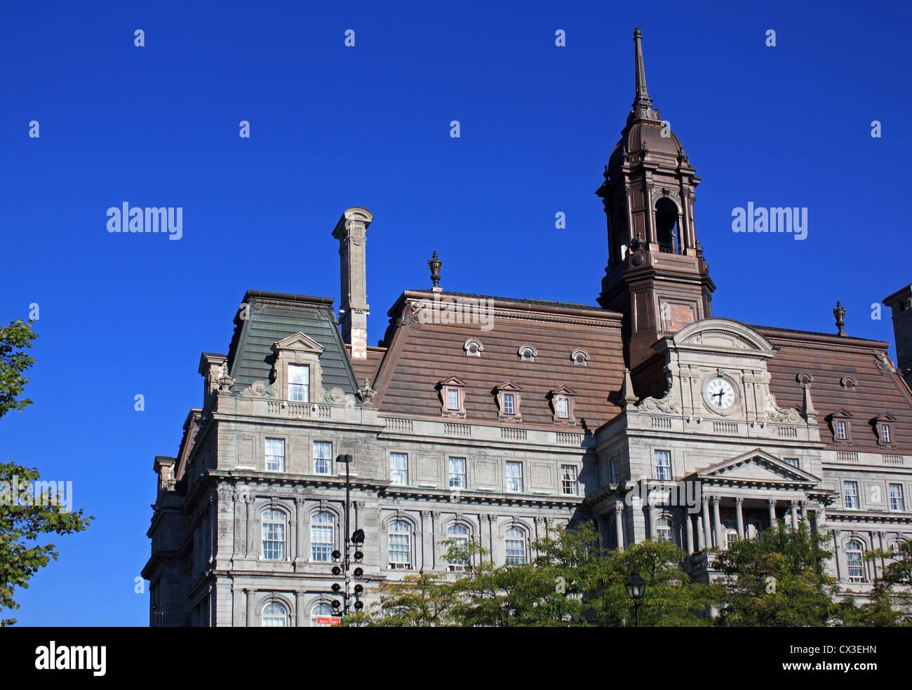 Montreal city hall hi-res stock photography and images - Alamy