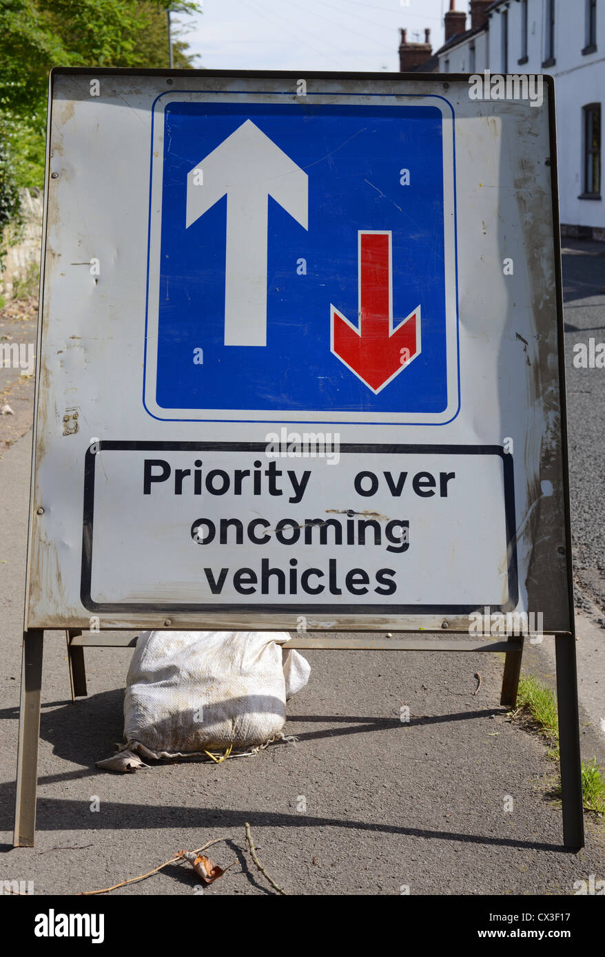 Priority over oncoming traffic sign hi-res stock photography and images ...