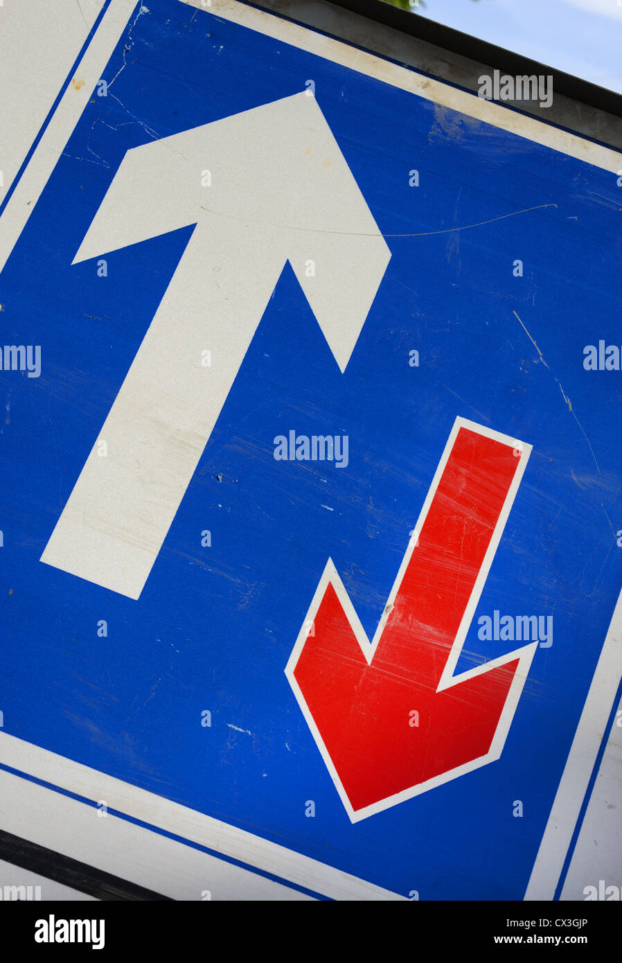 Priority over oncoming traffic sign hi-res stock photography and images ...