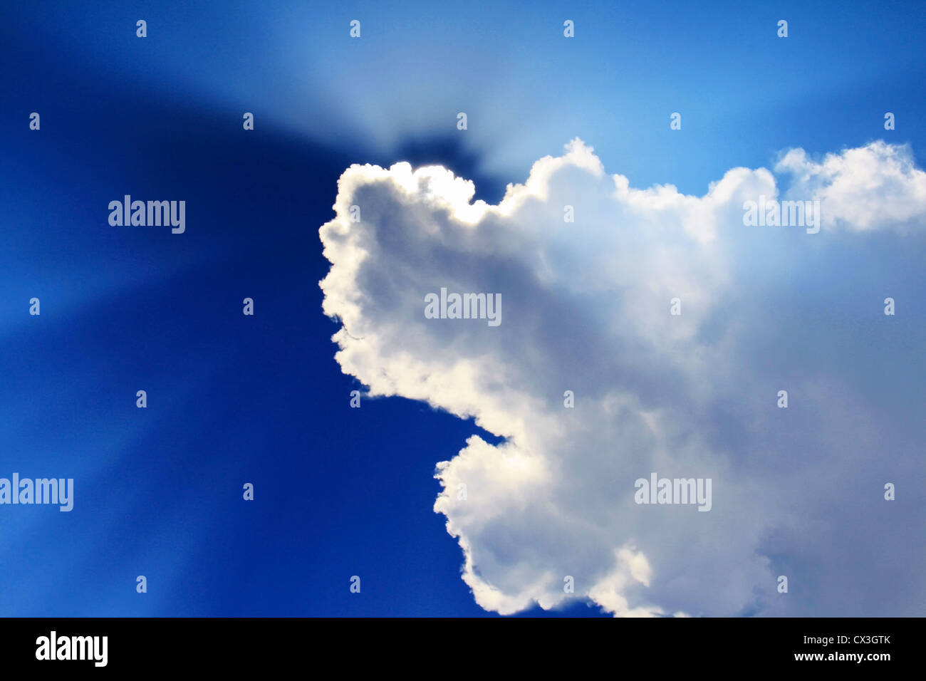 Light behind a cloud hi-res stock photography and images - Alamy