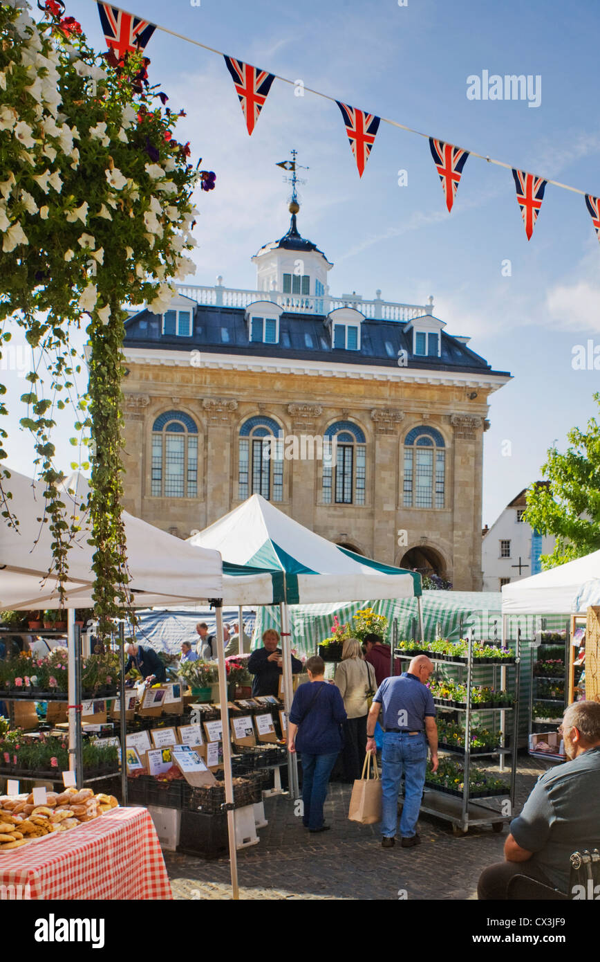 Monday market, Abingdon-on-Thames, Oxfordshire, UK Stock Photo - Alamy