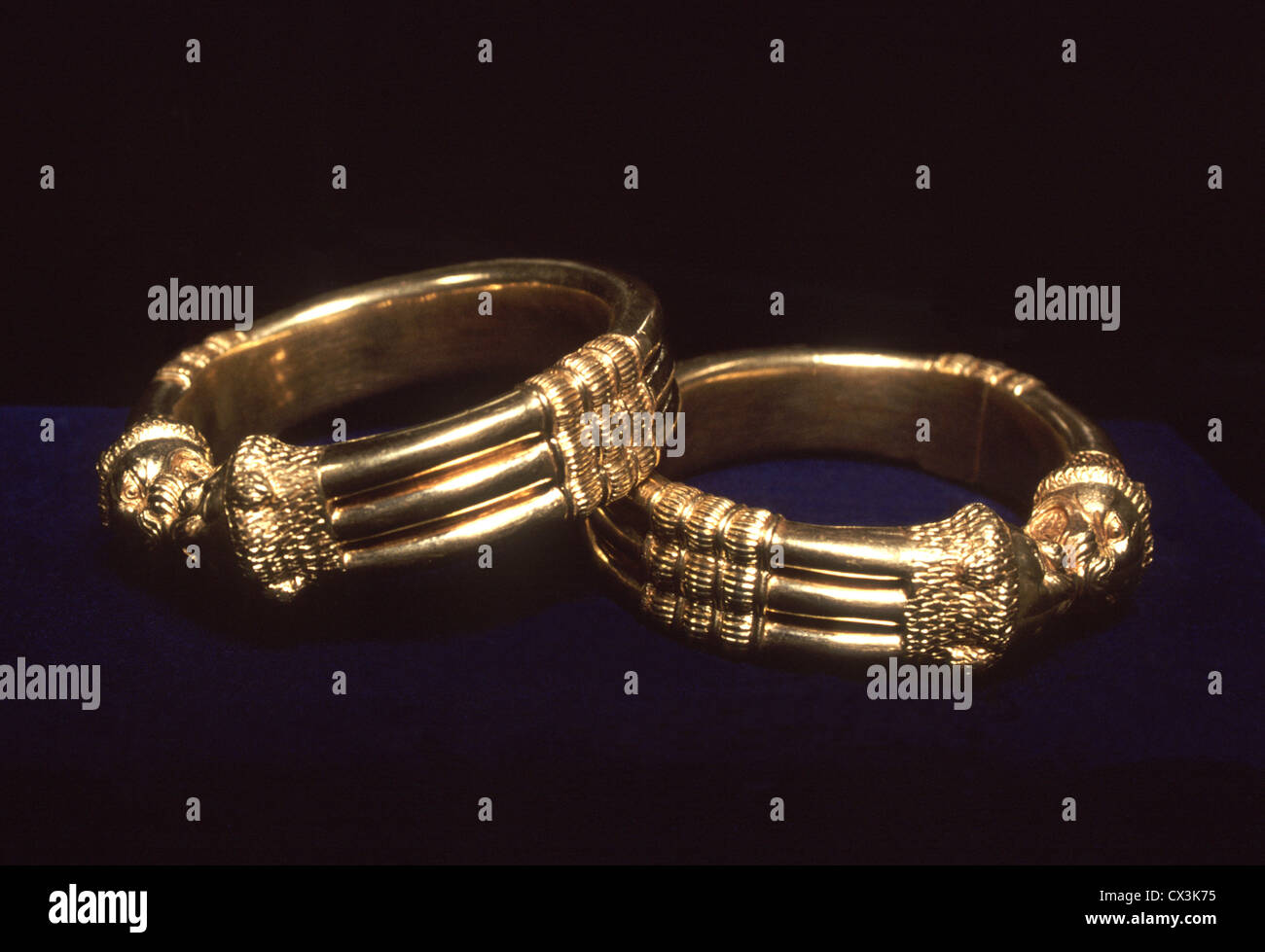 Gold bracelets with two lions heads in the Baghdad Museum collection in ...