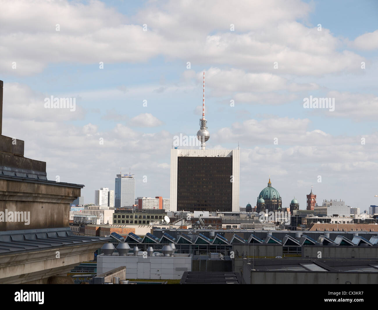 View reichstag hi-res stock photography and images - Alamy