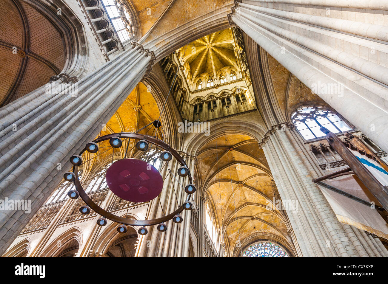 Rouen cathedral statues hi-res stock photography and images - Alamy