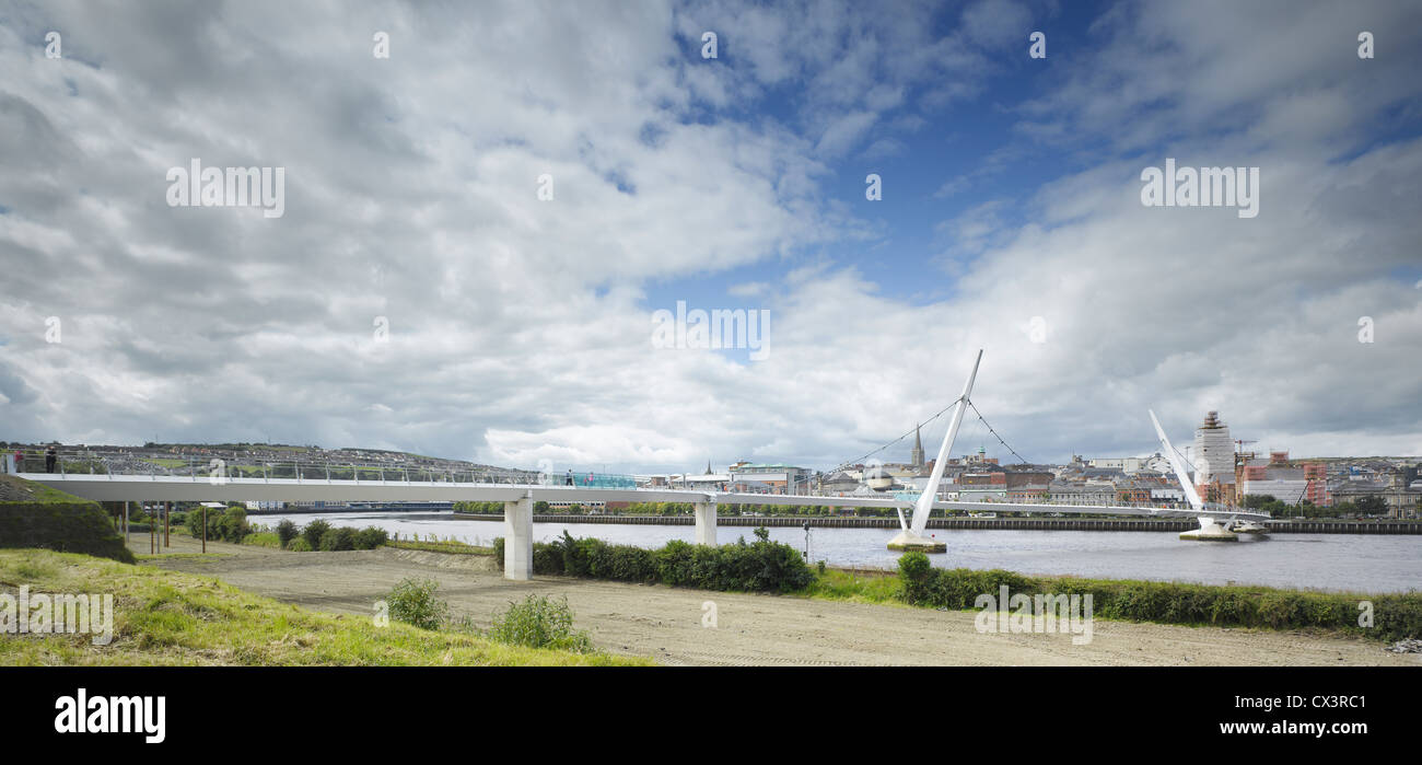 Peace Bridge, Derry, United Kingdom. Architect: Wilkinson Eyre ...