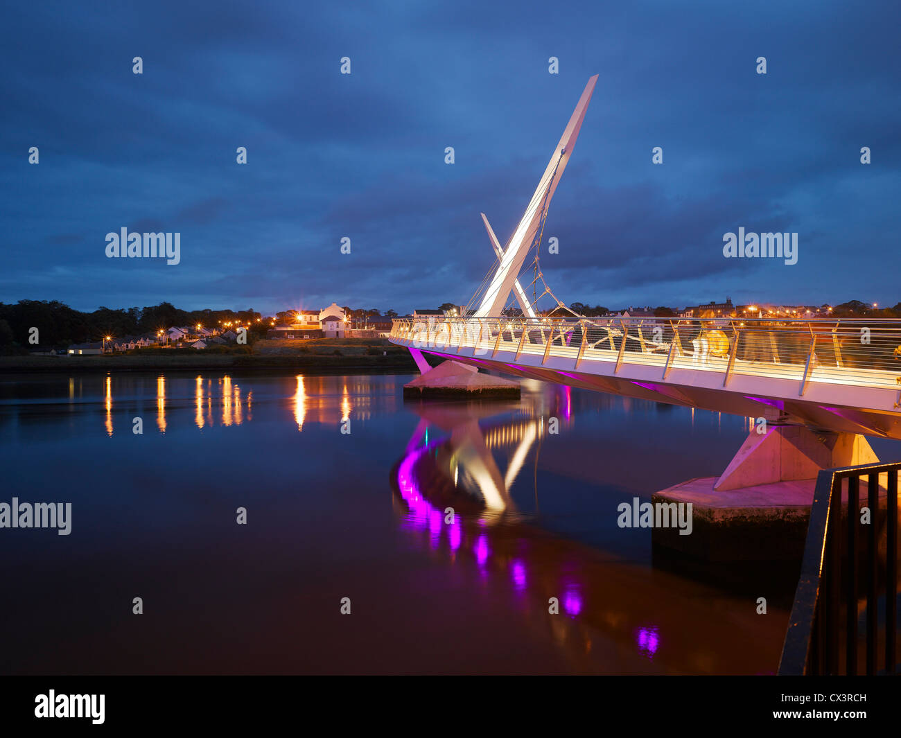Peace Bridge, Derry, United Kingdom. Architect: Wilkinson Eyre ...