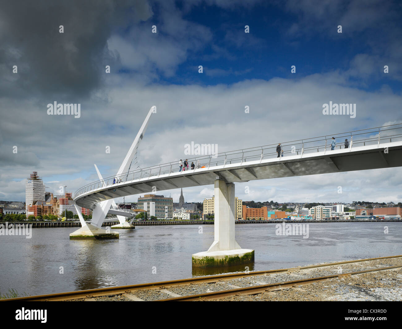 Peace Bridge, Derry, United Kingdom. Architect: Wilkinson Eyre ...