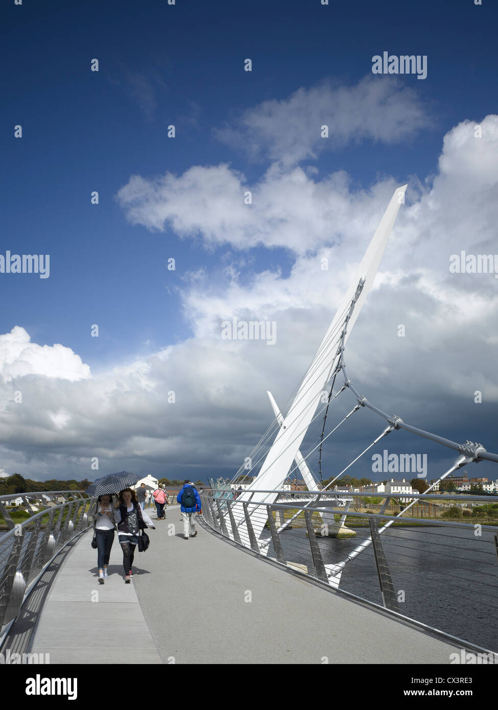 Peace Bridge, Derry, United Kingdom. Architect: Wilkinson Eyre ...